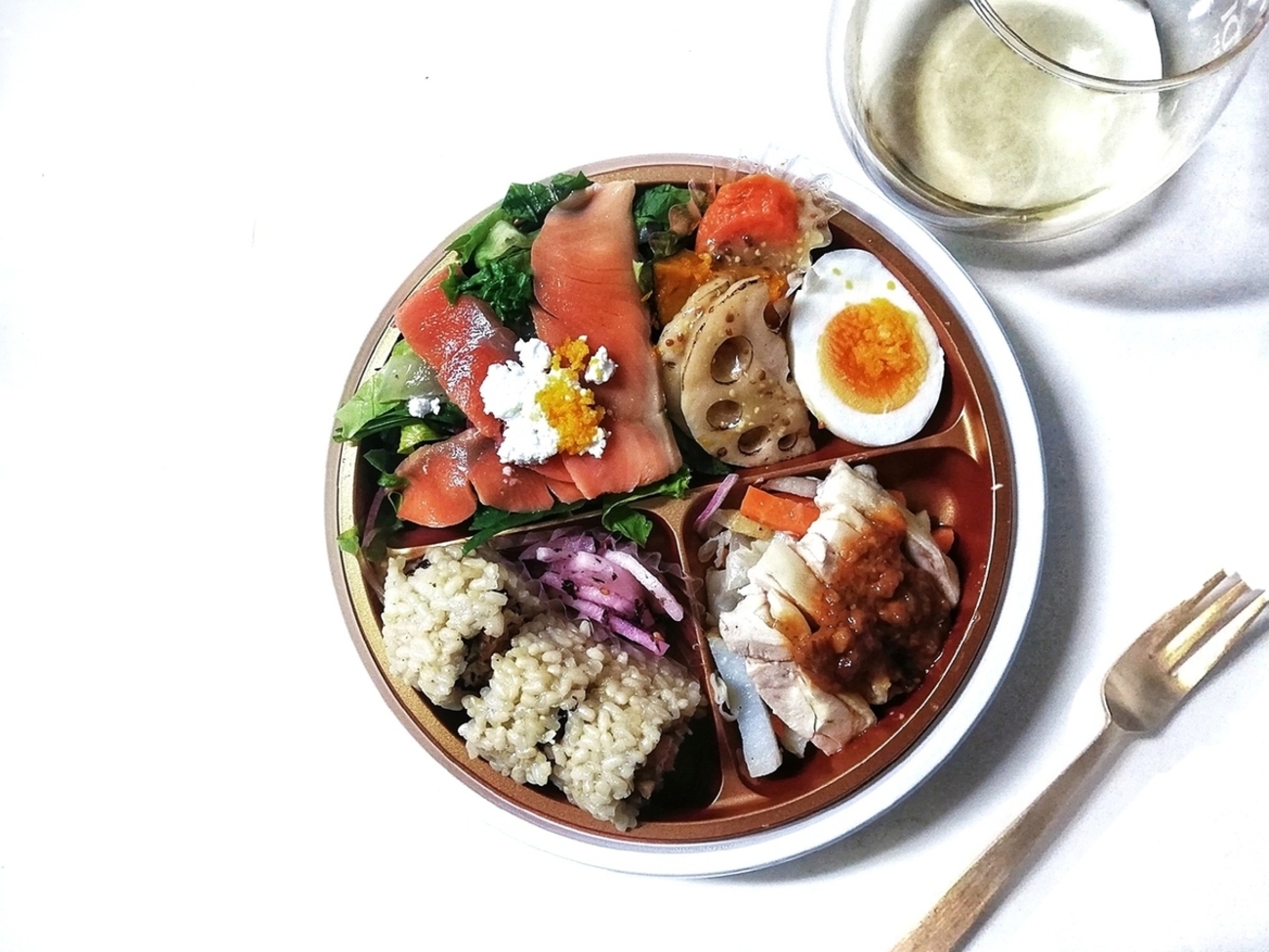 たっぷりコラーゲンが嬉しい RF1の｢美Salad bento｣ - ツレヅレ食ナルモノ