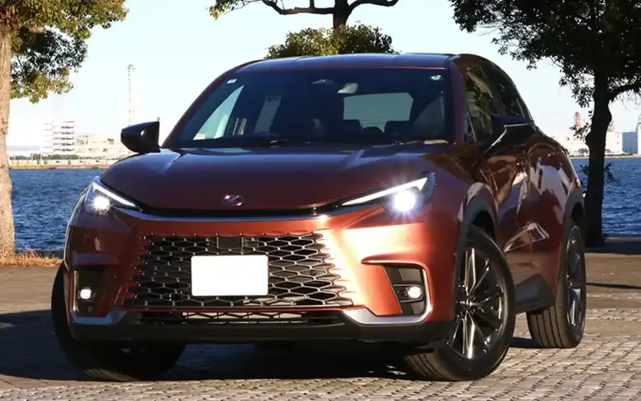 レクサスLBXを試乗。価格460万円～の高級コンパクトSUV - 新車情報の車ニュースを配信中 - 中古車のガリバー