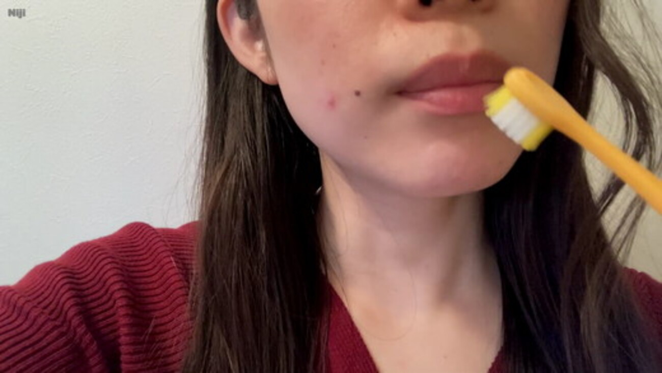 AI動画が“頬を磨く”ホラー映像に!? Soraの実験レポート - Niji Feti コダワリ視線