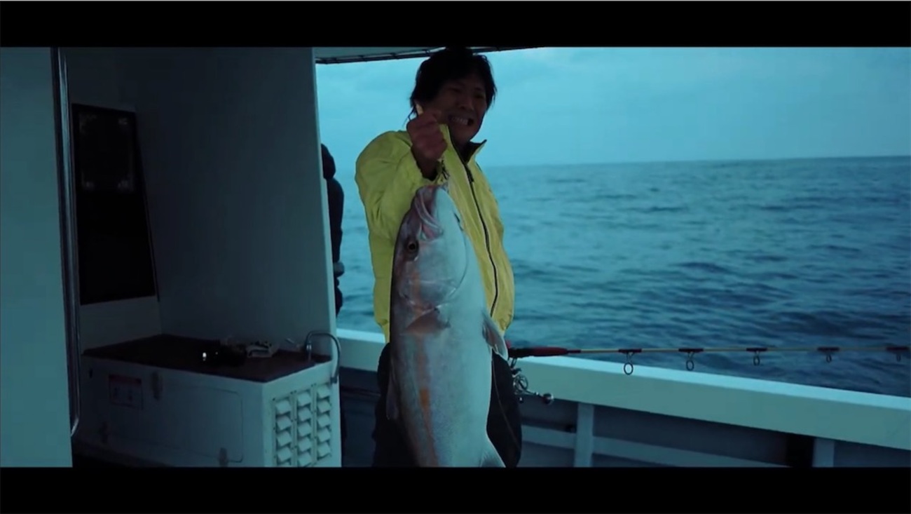 死闘！メーター10キロオーバーカンパチ！ - Style by dreadnote