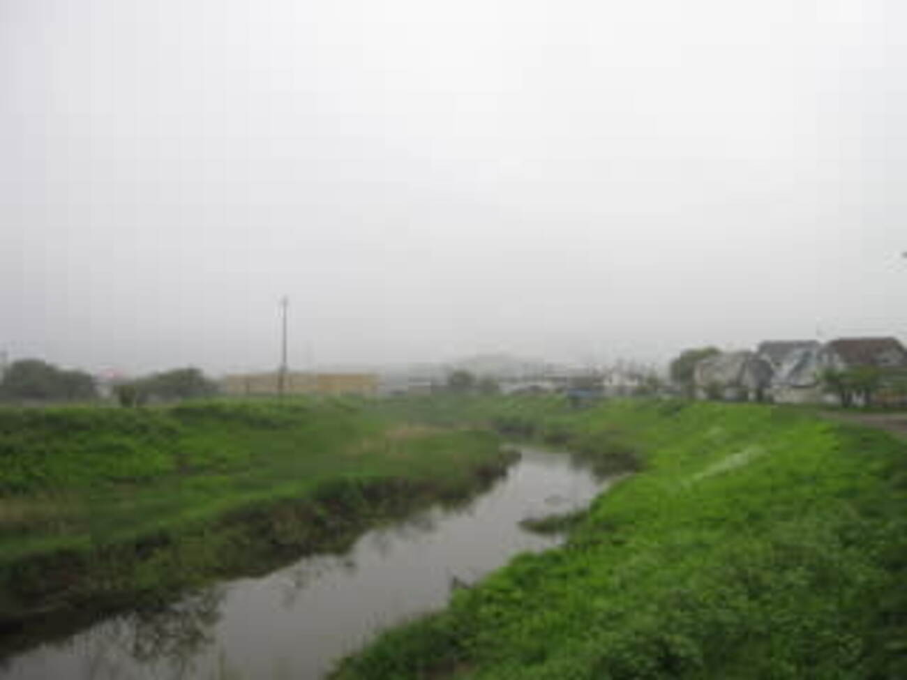 5月21日（金）6時 霧 - 秋田駅前千秋広小路通信