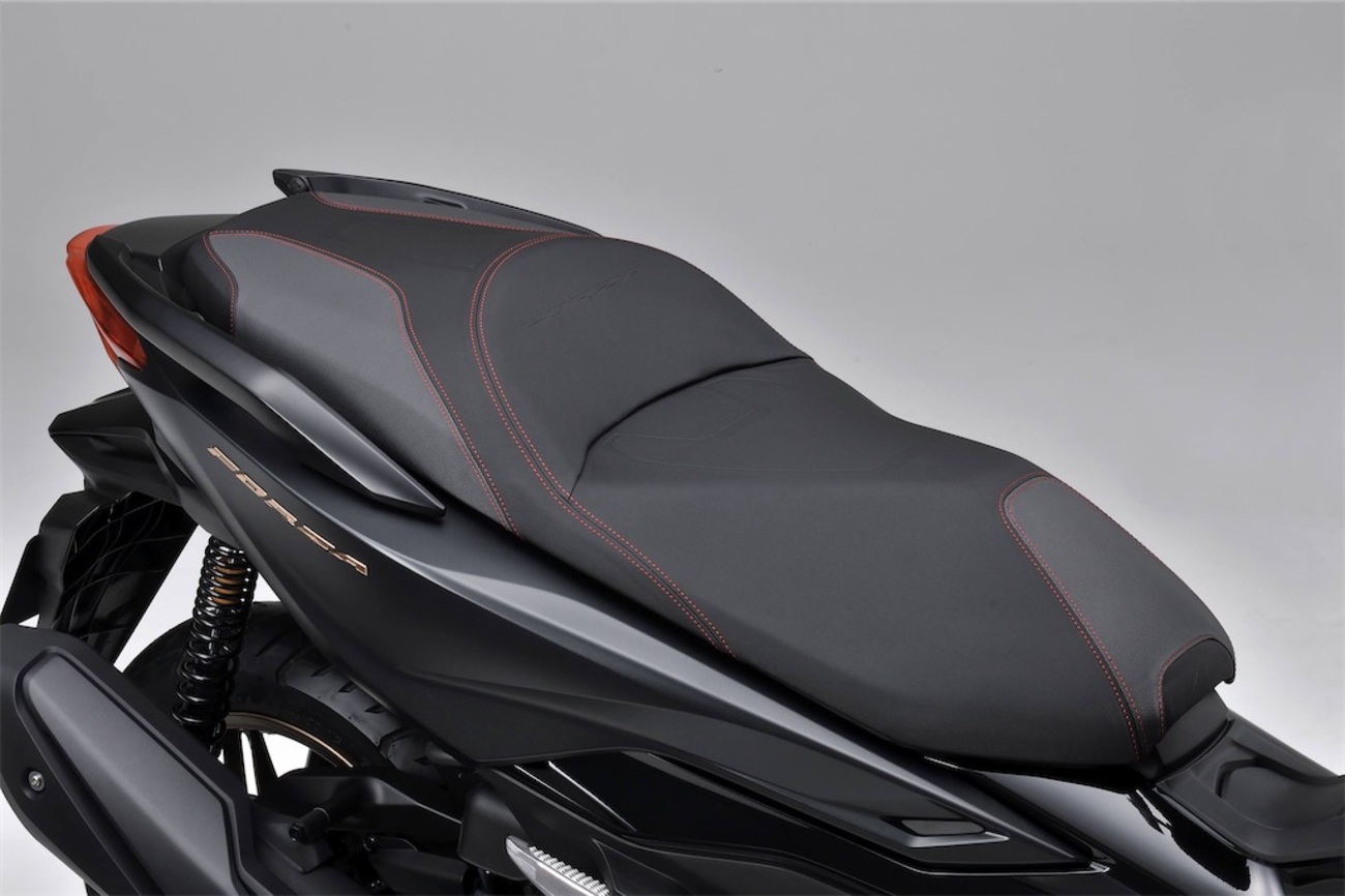 FORZA(MF17)の魅力！ 正しい乗り方と破綻しない安心感 #ホンダ - お洒落とバイクと好きなコト。