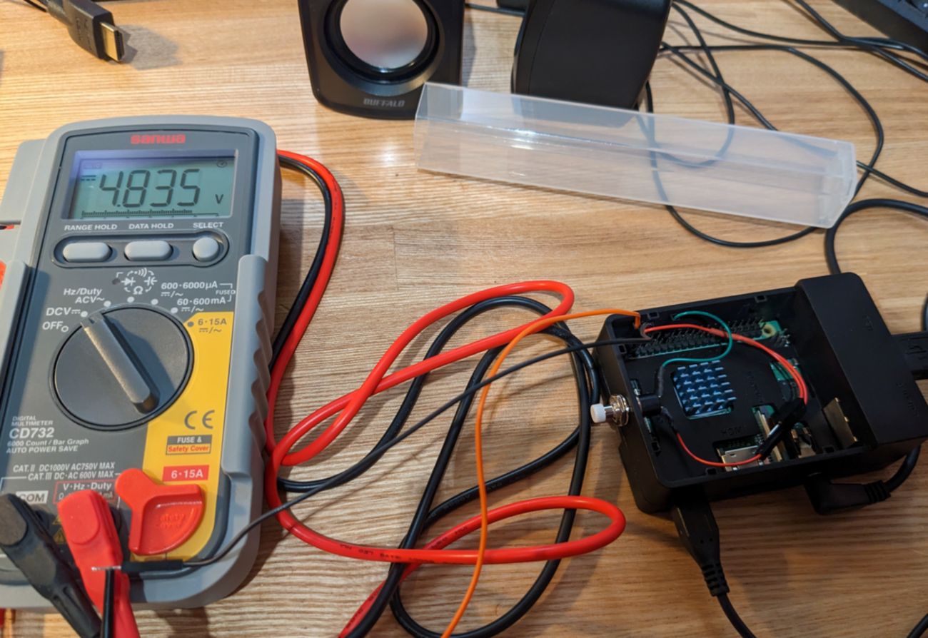 Raspberry PiのUndervoltage(電圧低下)対策でアダプターを購入し検証してみた。 - t-hom’s diary