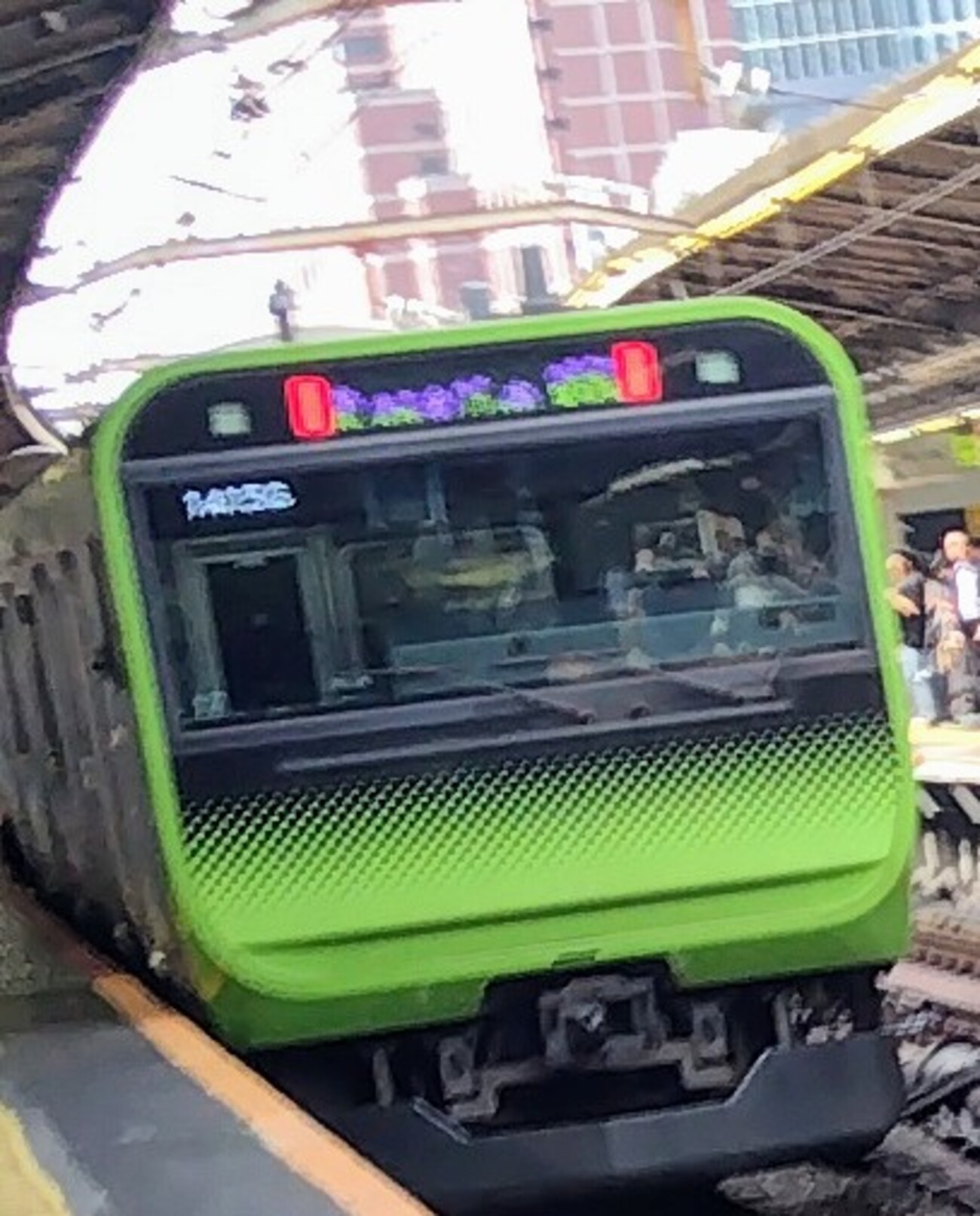 JR東日本、E235系に超コンパクト型のVVVF制御機器を試験的に装荷。三菱電機が開発。 - 銀河夢急行