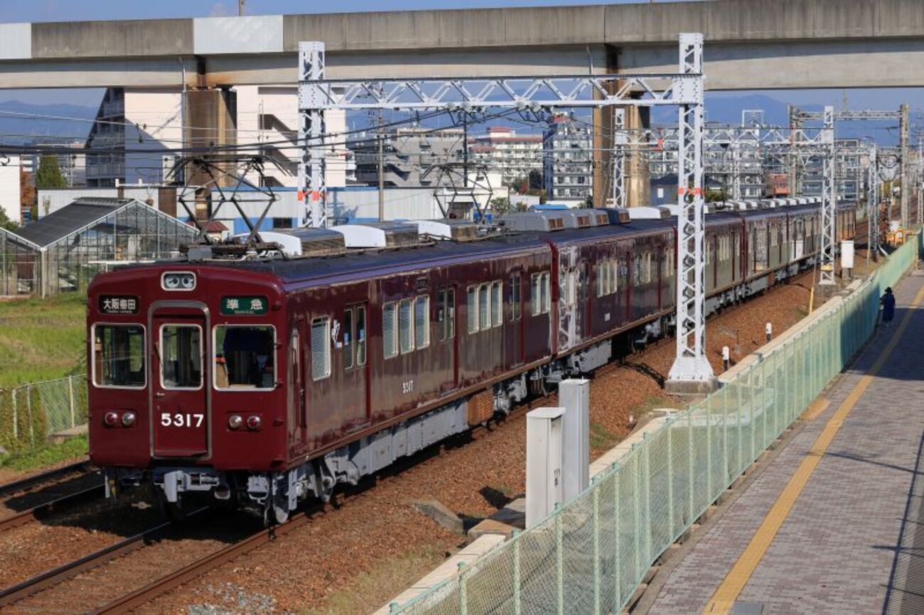 阪急京都線で5317Fや9300Fを撮影～南茨木付近にて_25/11/17 - S55年生の人生まだまだこれからだ