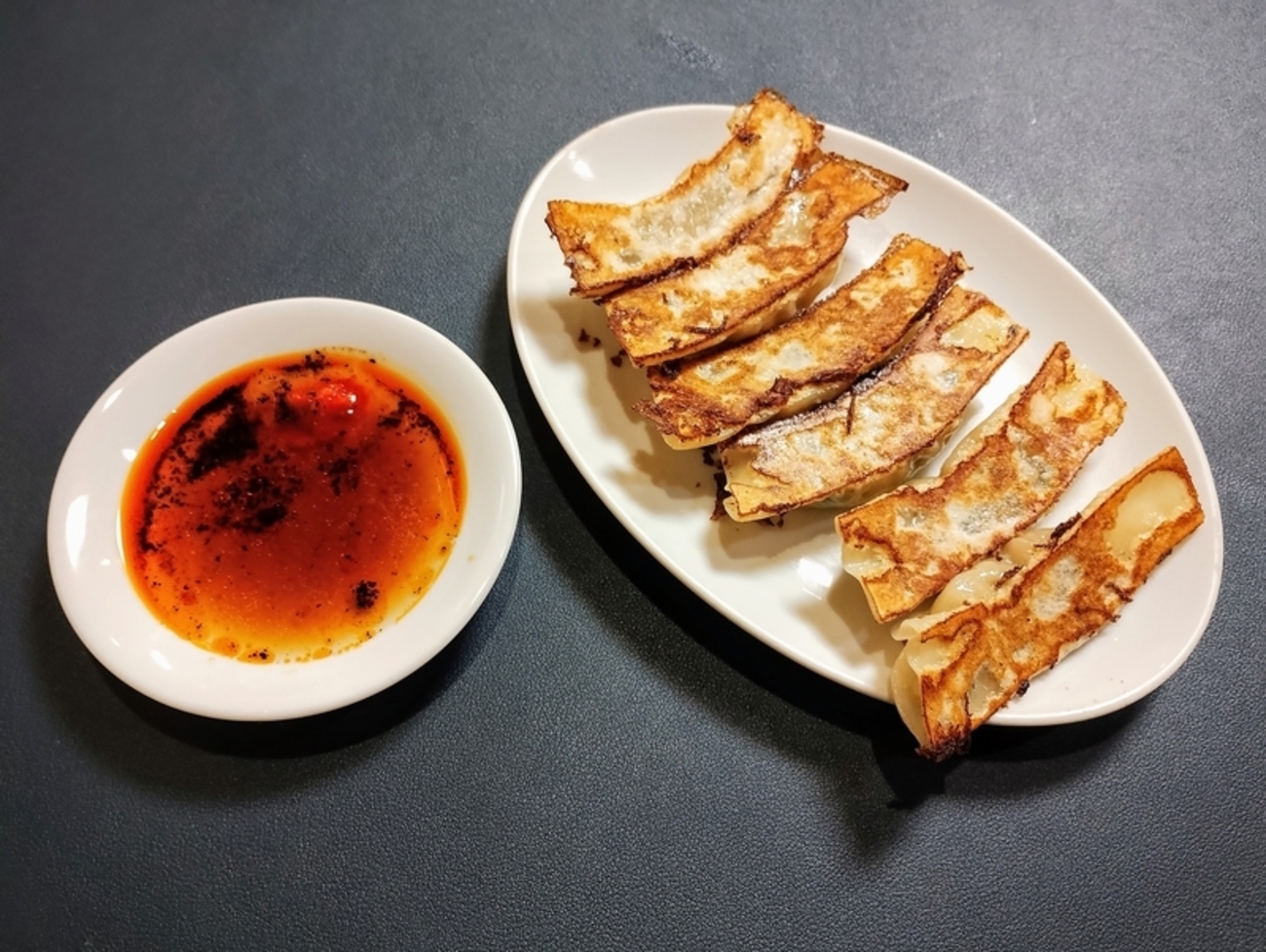 大阪餃子通信：親子で引き継ぐ餃子物語 「龍：ろん」 「Ron Gyoza Cafe」【兵庫 東加古川】 - 東京餃子通信