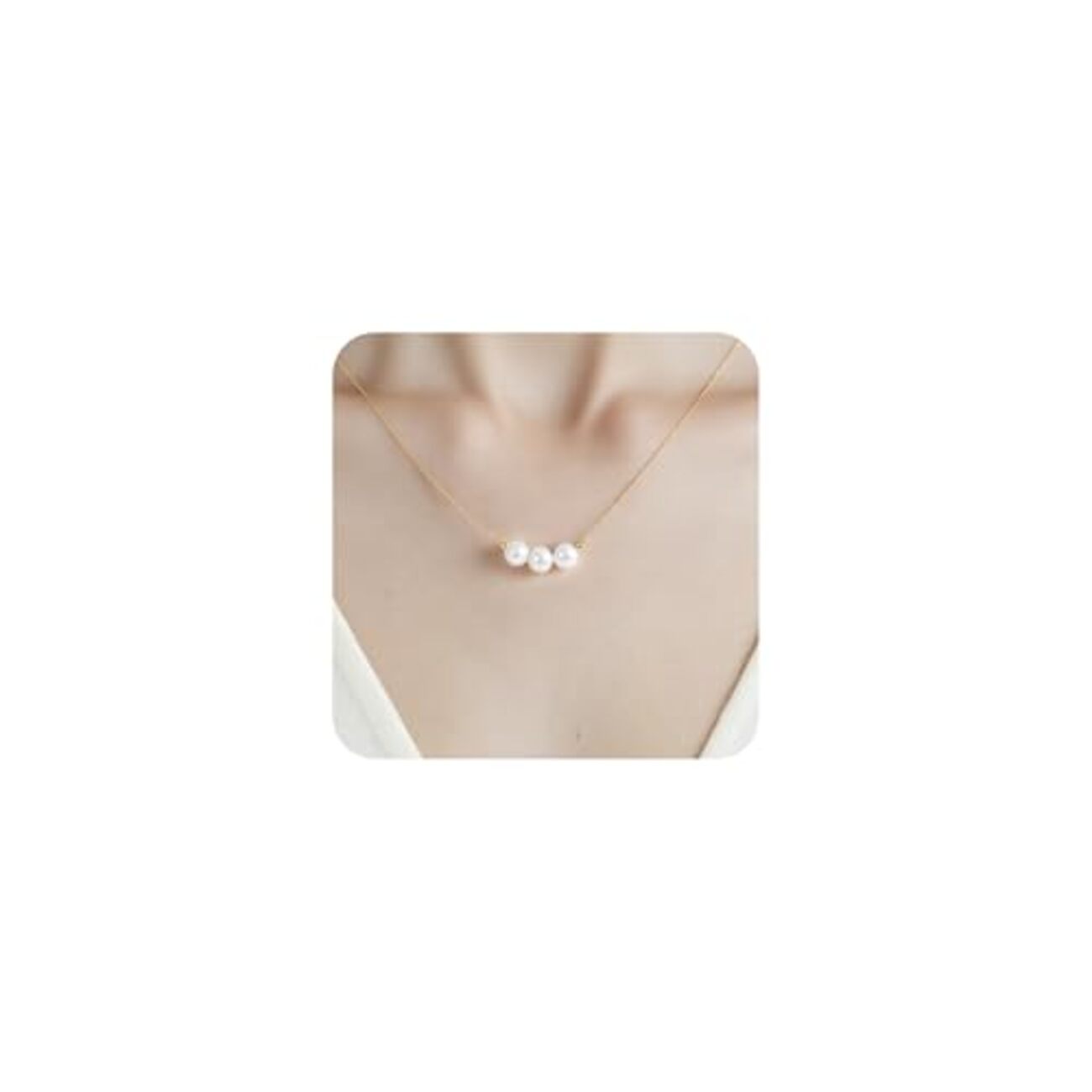 そのパール、定番すぎない？Tessalynの3連パールネックレスで、日常に『私だけの輝き』をプラスする方法 - おしゃれ生活手帖