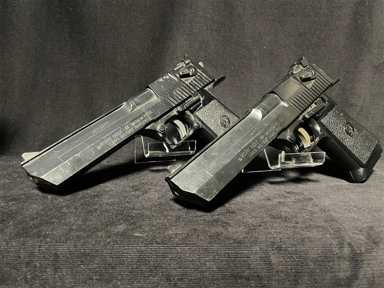 「じゃない方の銃たち」 ⑦同じ銃が2挺 好きすぎてデザートイーグル - DT10mmAUTOの日記