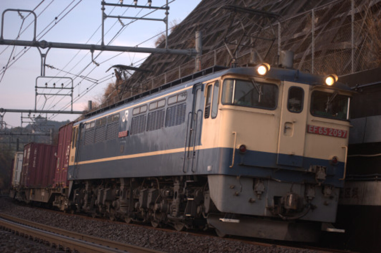 終焉をむかえたEF65 5086レ運用 - 西さがみ改札口