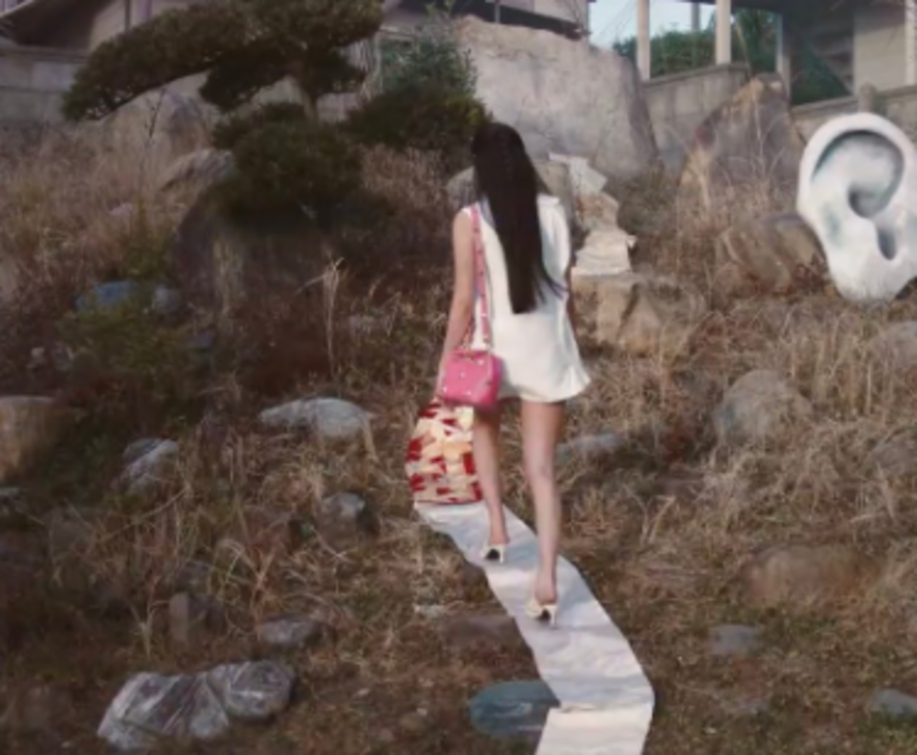 キムタクの次女Koki，が着物の帯の上を歩く動画で物議「日本文化を冒とく」 - 桜 咲久也の日記