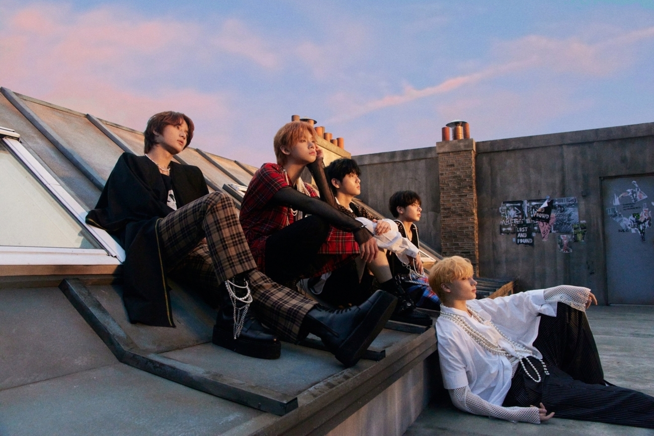 TXT / The Name Chapter: FREEFALL Concept Clip 'MELANCHOLY' 'REALITY ...