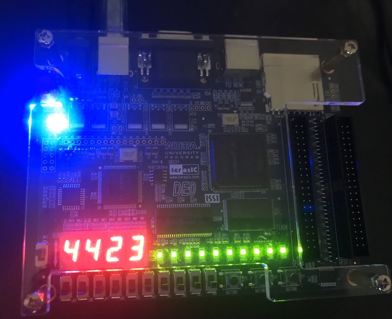 FPGA（Altera DE0）を使ってみた。 - yoshimi.'s Diary