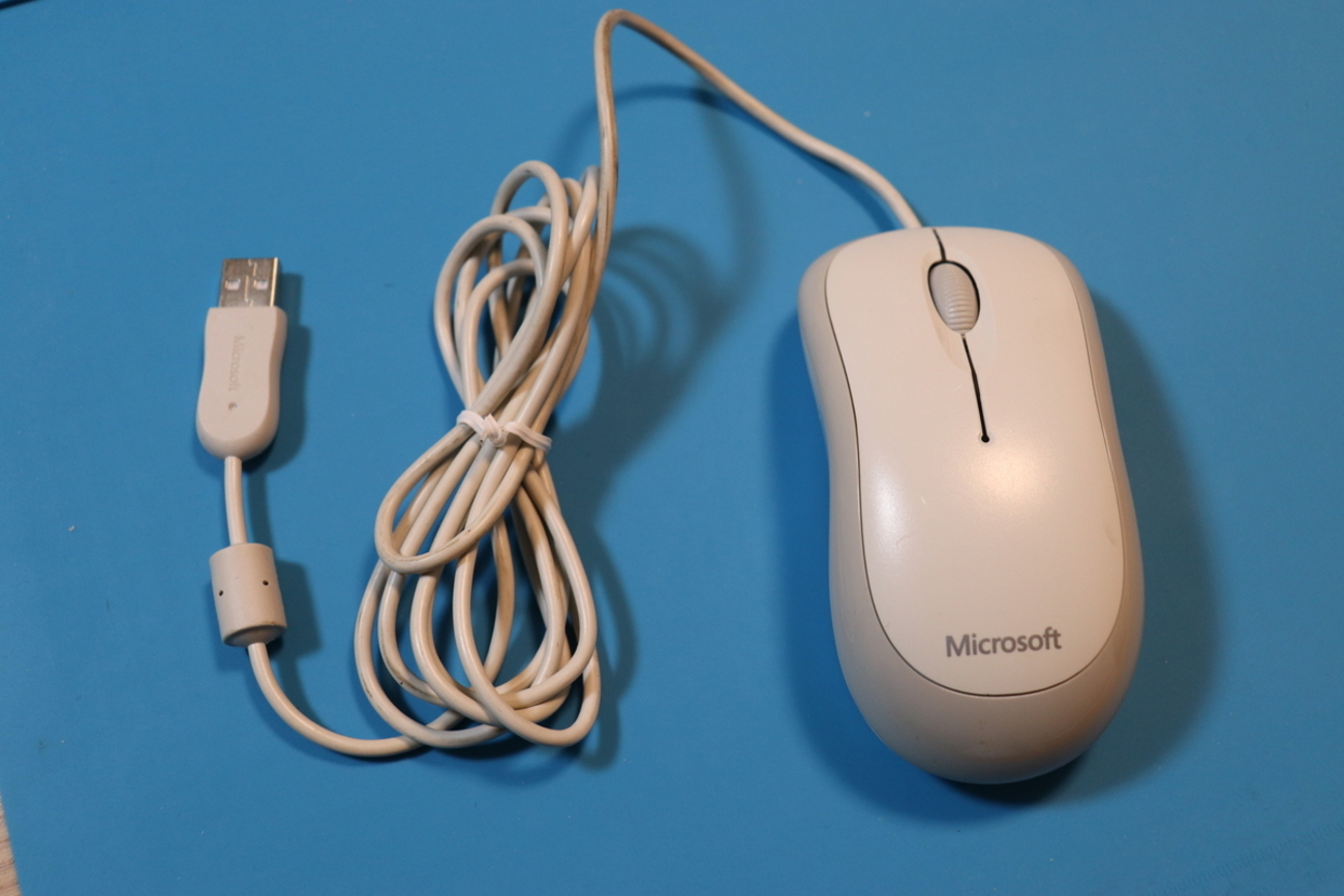 Microsoft Basic Optical Mouse 2.0 のクリックを静音化 - なかやんブログ
