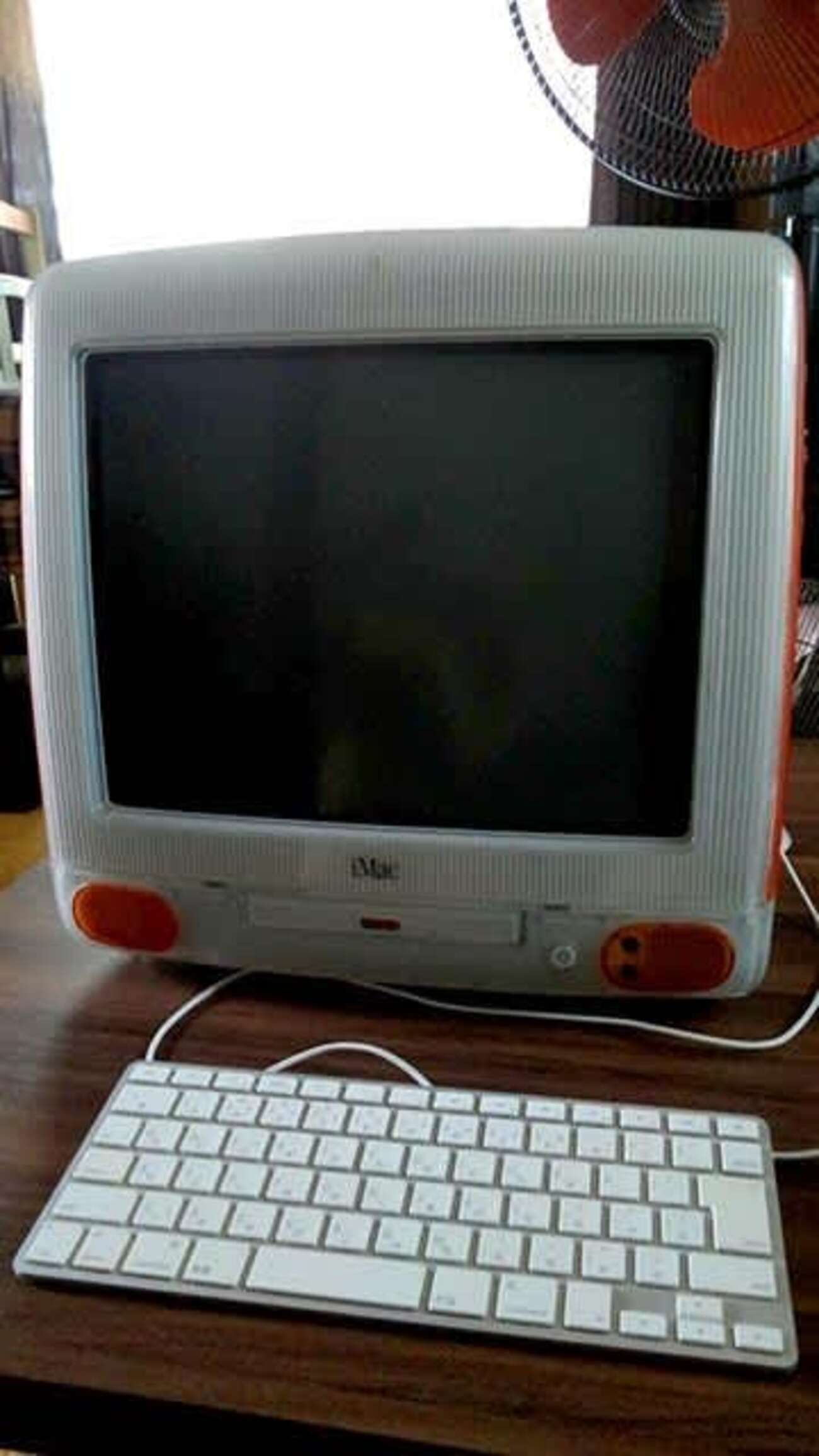 "Apple iMac G3 M4984JA Tangerine" again !!!?? - もちゃもちゃ堂気紛れ本舗