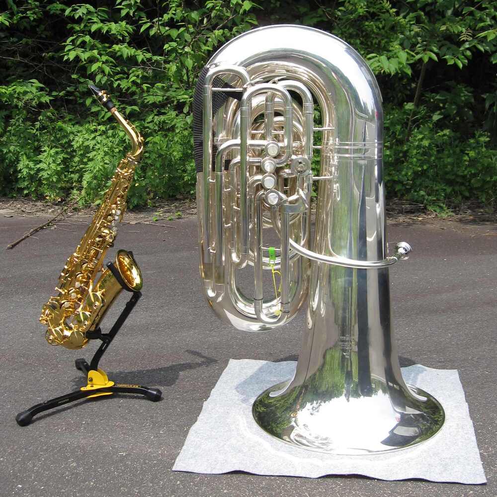 SaxとTubaのミョーな出逢い