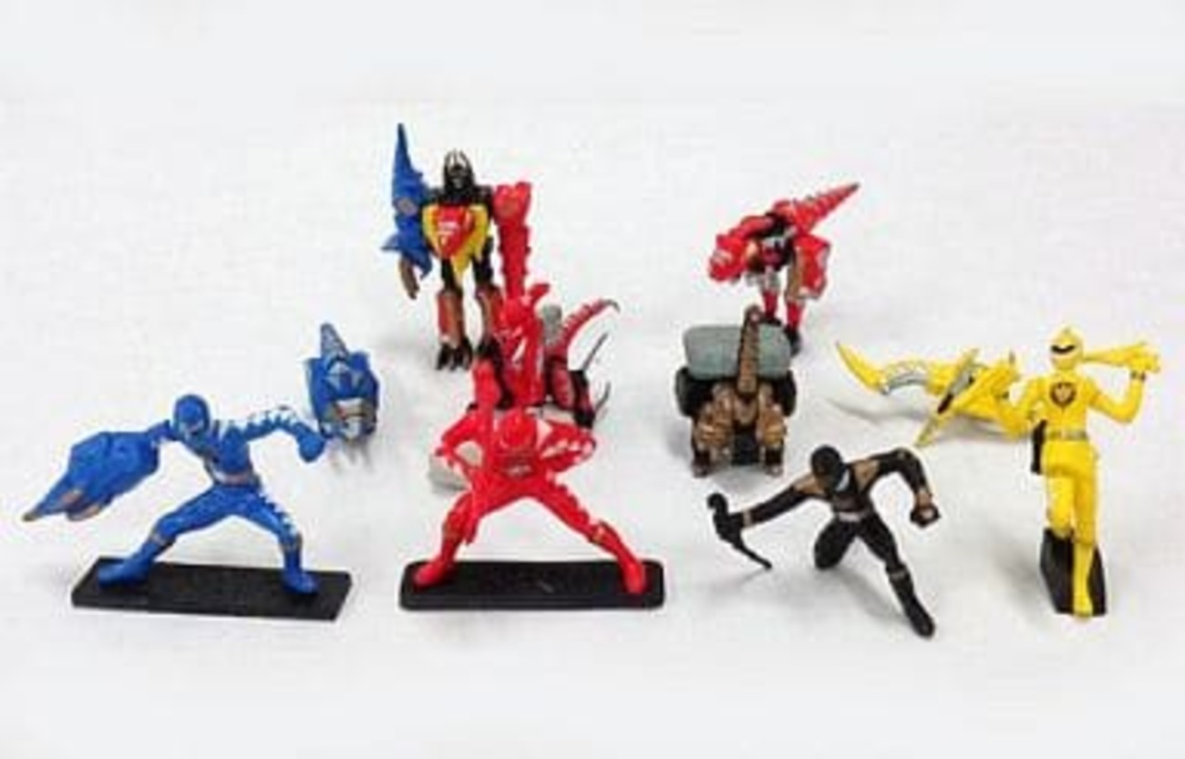 今トレーディングフィギュアの全10種セット 「アバレンジャー大集合」にいい感じでとんでもないことが起こっている？ - レトロゲームとマンガとももクロと