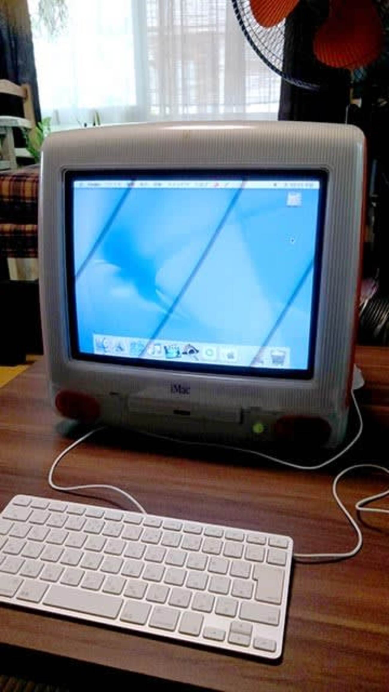 Another "Apple iMac G3 M4984JA Tangerine" !!!?? - もちゃもちゃ堂気紛れ本舗