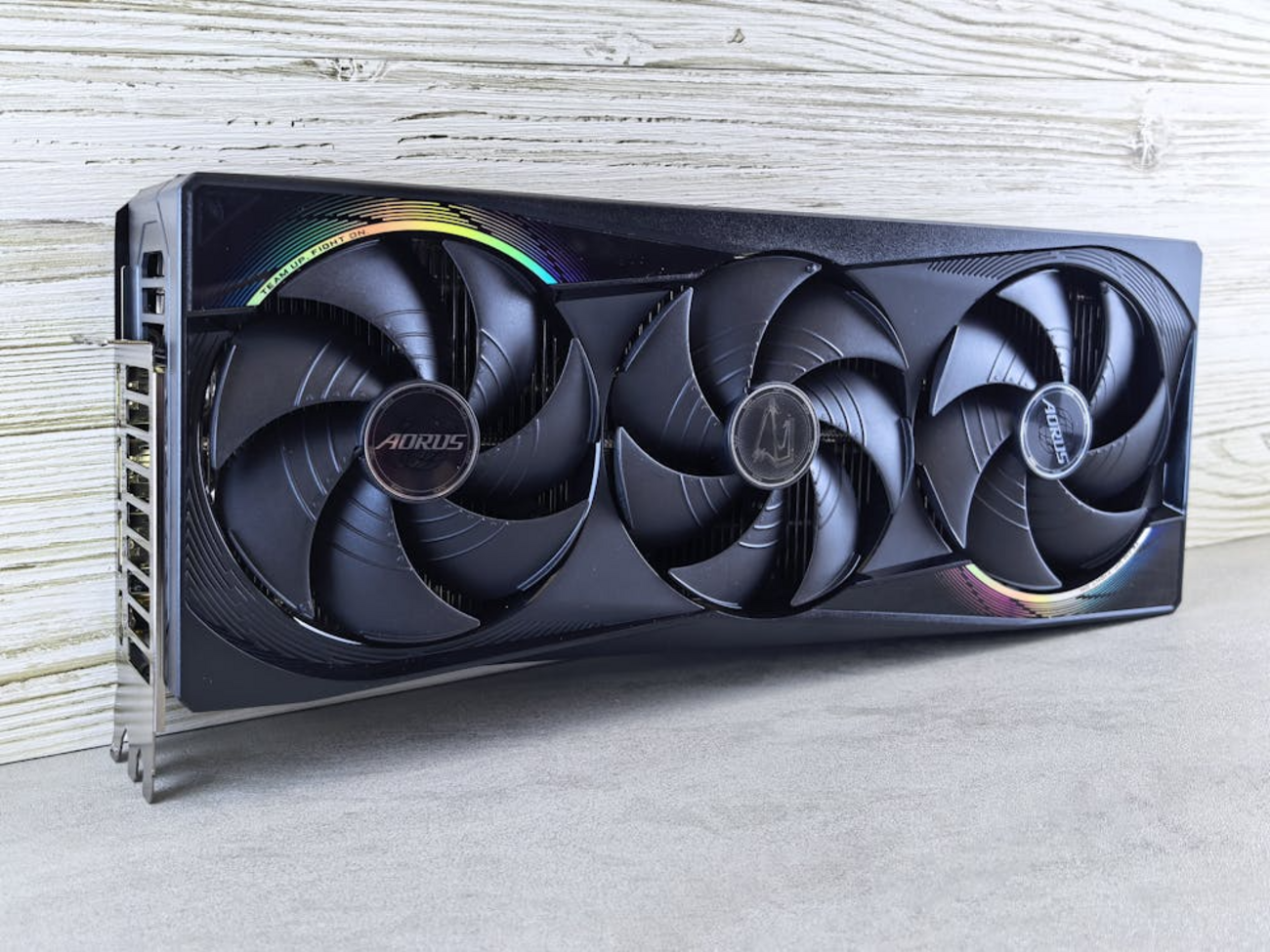 【2025年末】型落ち「RTX 4000シリーズ」はいま買い？ 「RTX 5000シリーズ」との差と買うべき人 - ギズまる