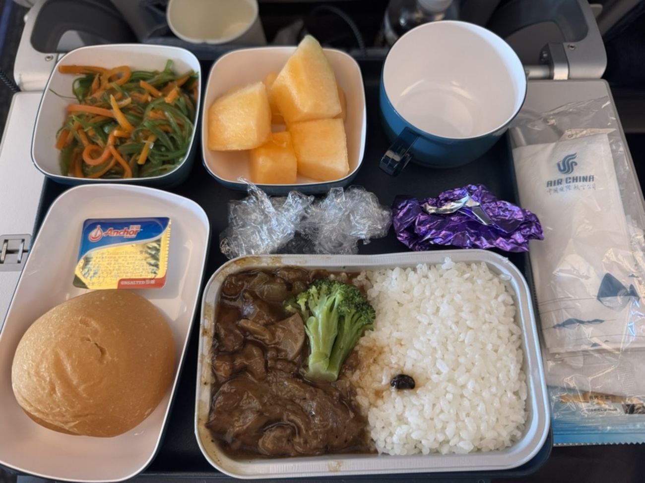 【搭乗記】中国国際航空ヨーロッパ便の機内食は？スウェーデン旅行で羽田-北京-ストックホルム往復便の機内食・座席・モニター・獲得マイル ...