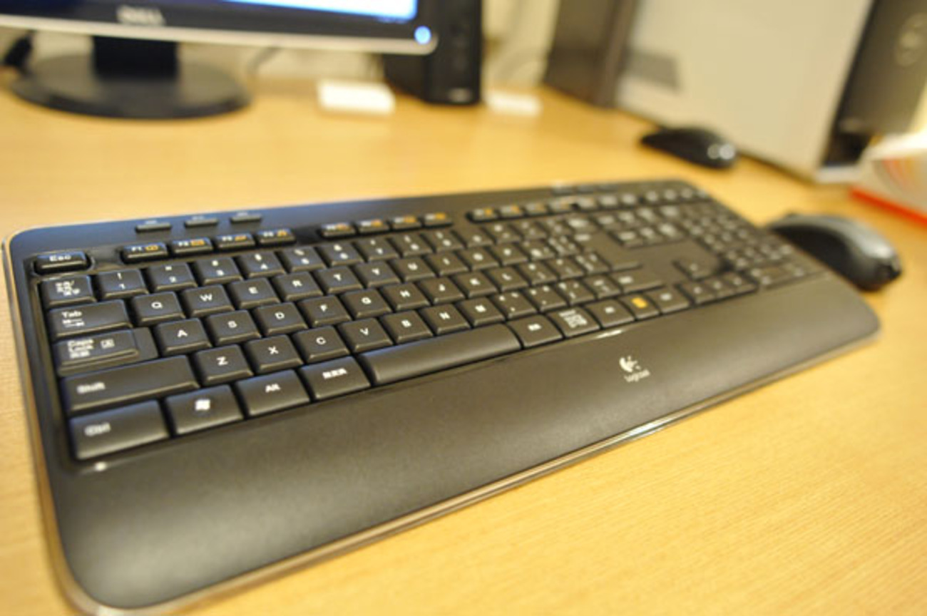 パソコン周辺がこれですっきり！LOGICOOL ワイヤレスデスクトップ キーボード&マウスセット ワイヤレスコンボ Unifying対応超小型レシーバー採用 MK520がやっと届いた ...